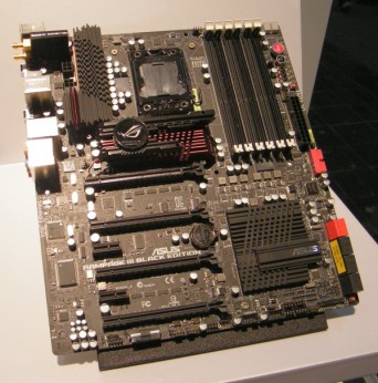 Asus exibe ROG III Black Edition em primeira mão na CeBIT - OverBR