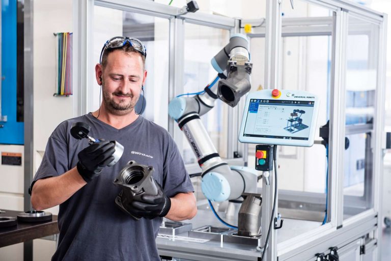UR16e: O novo cobot heavy-duty da Universal Robots - OverBR UR16e: O novo cobot heavy-duty da Universal Robots - OverBR
